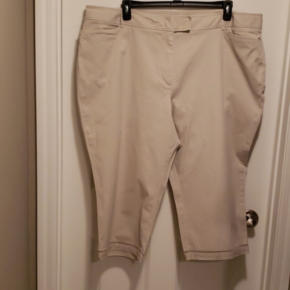Venezia | Pants & Jumpsuits | Tan Capri Pants W Cutout Trim On Bottom ...